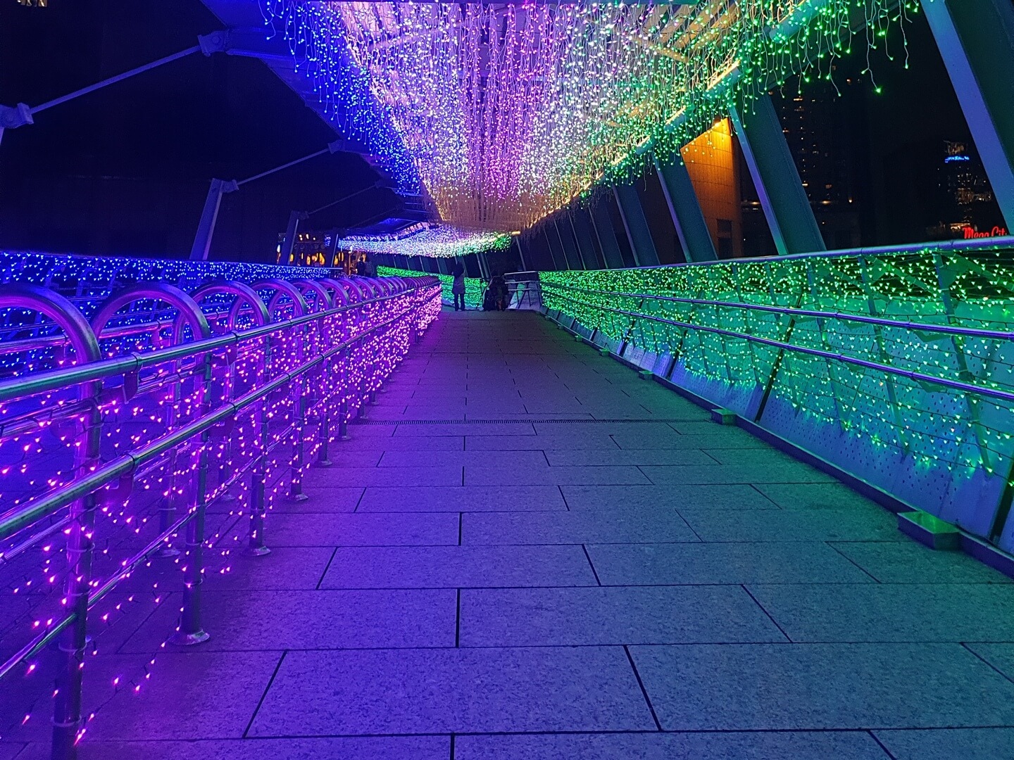【台北│新北】到台北過聖誕節一日遊 - 宏祥旅行社